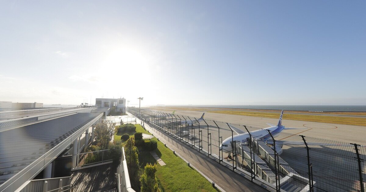 Kobe Airport Special Event Runway Night Walk Tour