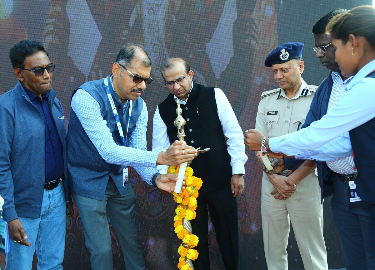 GMR Aero Cargo & Logistics launches India's first Airside Reefer Truck ...